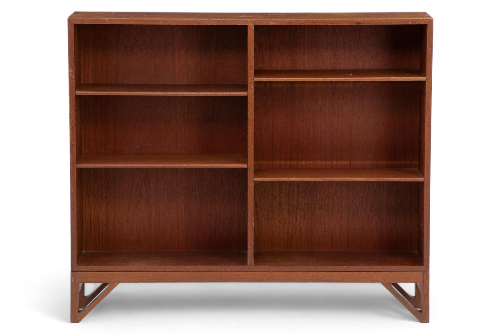 Elegant Mid-Century Modern Bookcases: Unique Styles