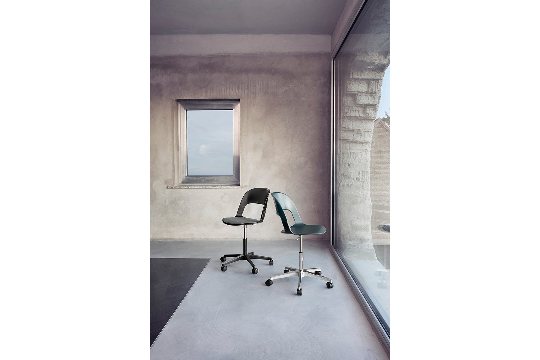 Benjamin Hubert Model BH20 Chairs: Sleek Modern Design