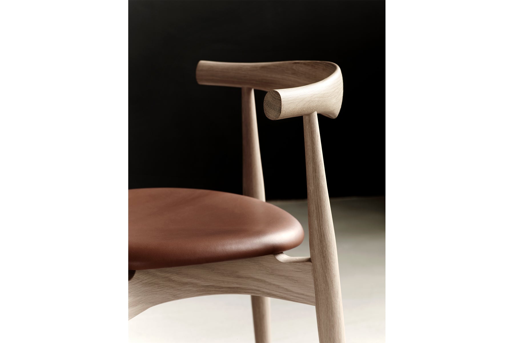 CH20 | ELBOW CHAIR