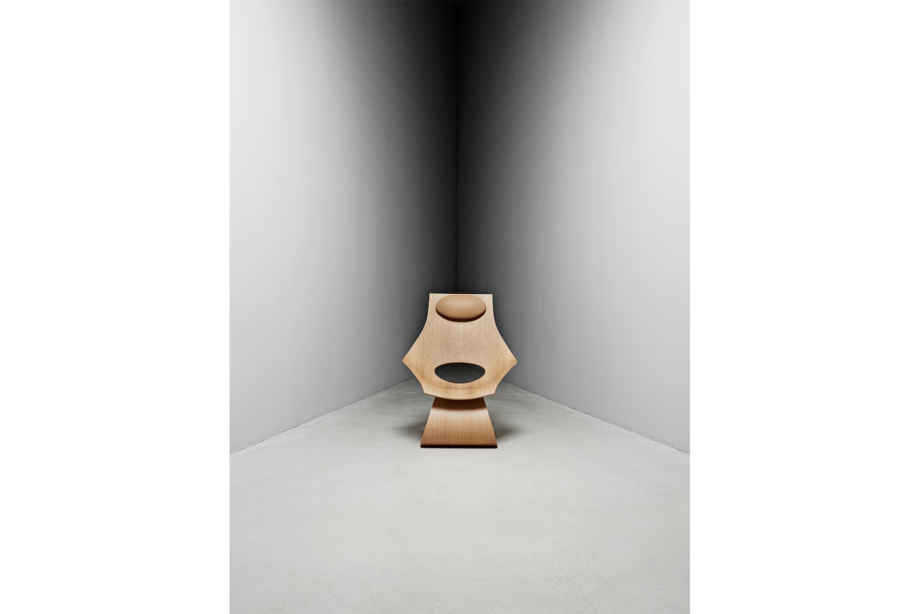 TA001P Dream Chair: A Masterpiece of Comfort & Style