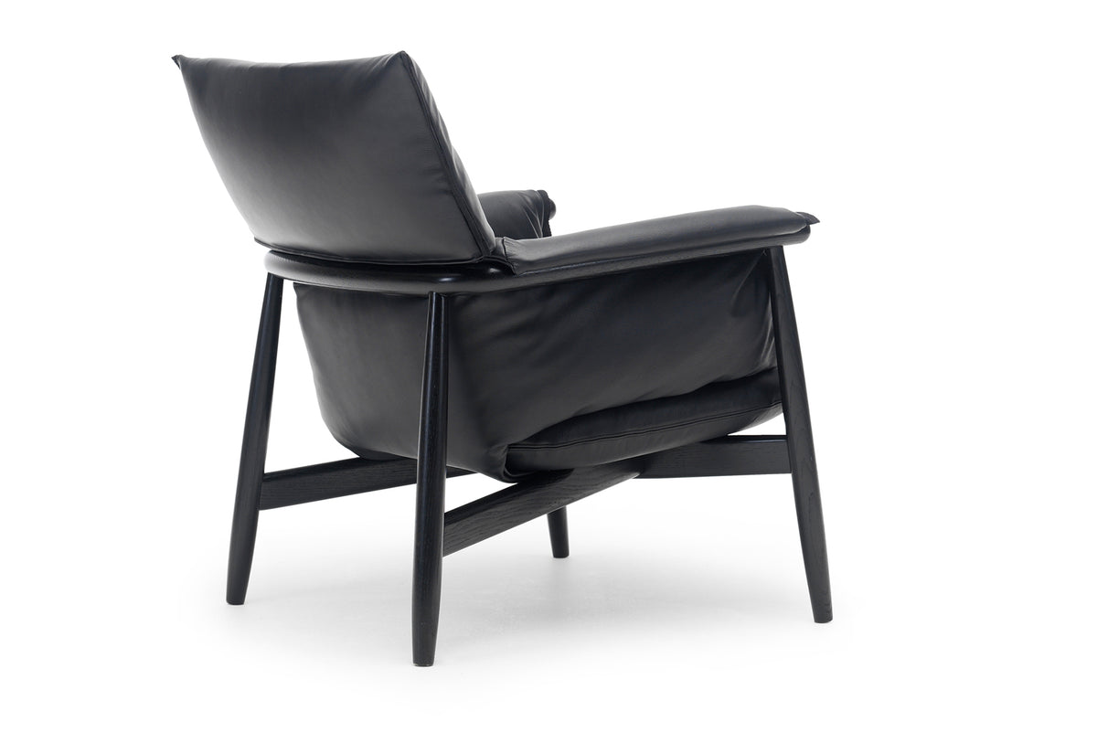 E015 | EMBRACE LOUNGE CHAIR