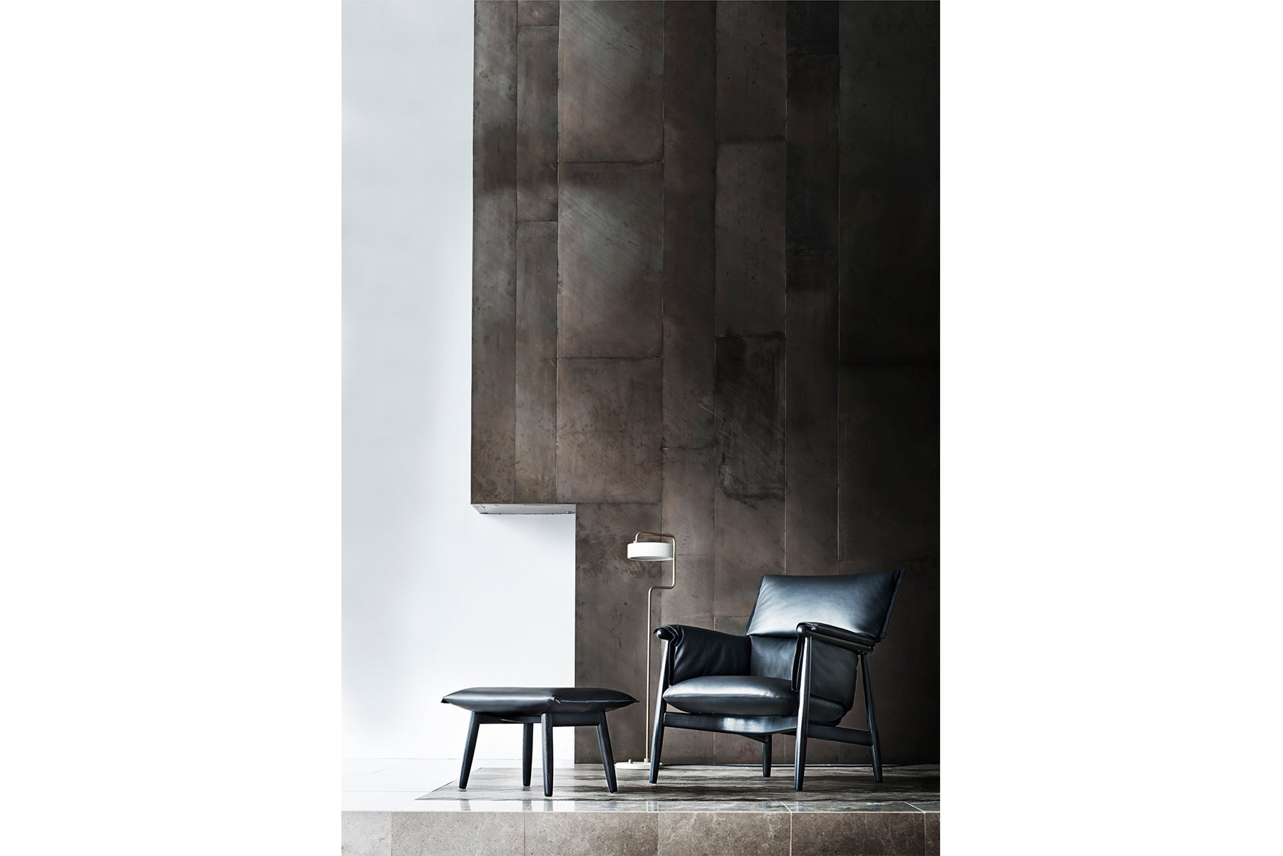 E015 | EMBRACE LOUNGE CHAIR