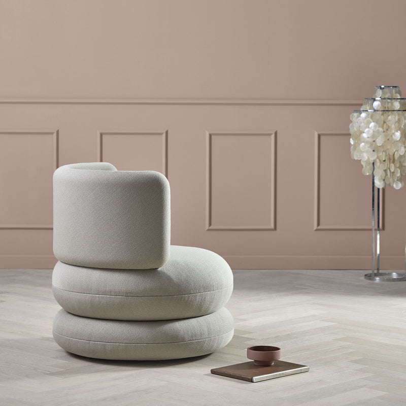 EASY CHAIR